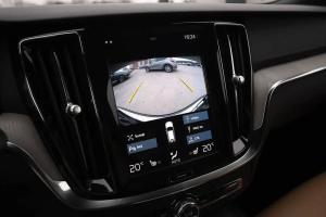 Melns Volvo V60 2020 Jelgava, ar dzinēja tilpumu 2.00 L un nobraukumu 270 tūkst. km par 14450 €, foto 18 vietnē AUTOMOTO.COM.LV