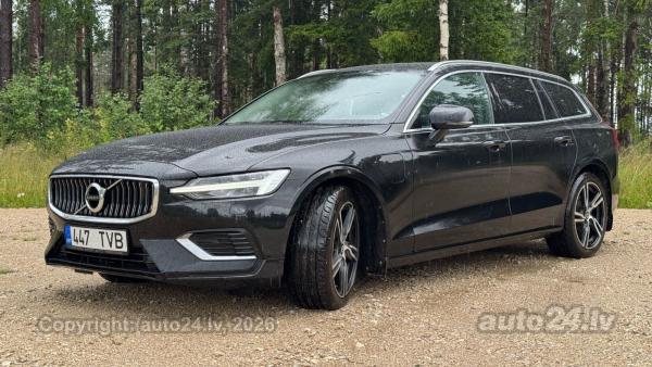 Black Volvo V60 2020 in Tallinn, with an engine capacity of 0.00 L and mileage of 128 thousand km for 28500 €, photo 2 on AUTOMOTO.COM.LV