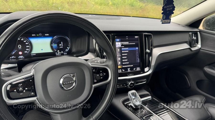 Melns Volvo V60 2020 Tallina, ar dzinēja tilpumu 0.00 L un nobraukumu 128 tūkst. km par 28500 €, foto 8 vietnē AUTOMOTO.COM.LV