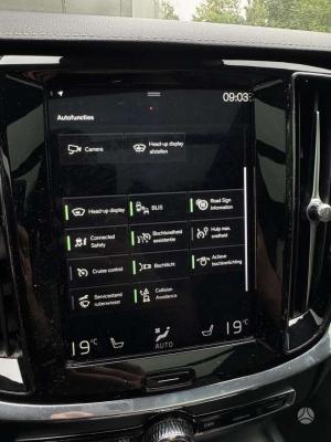 Black Volvo V60 2020 in Alytus, with an engine capacity of 2.00 L and mileage of 330 thousand km for 10750 €, photo 16 on AUTOMOTO.COM.LV