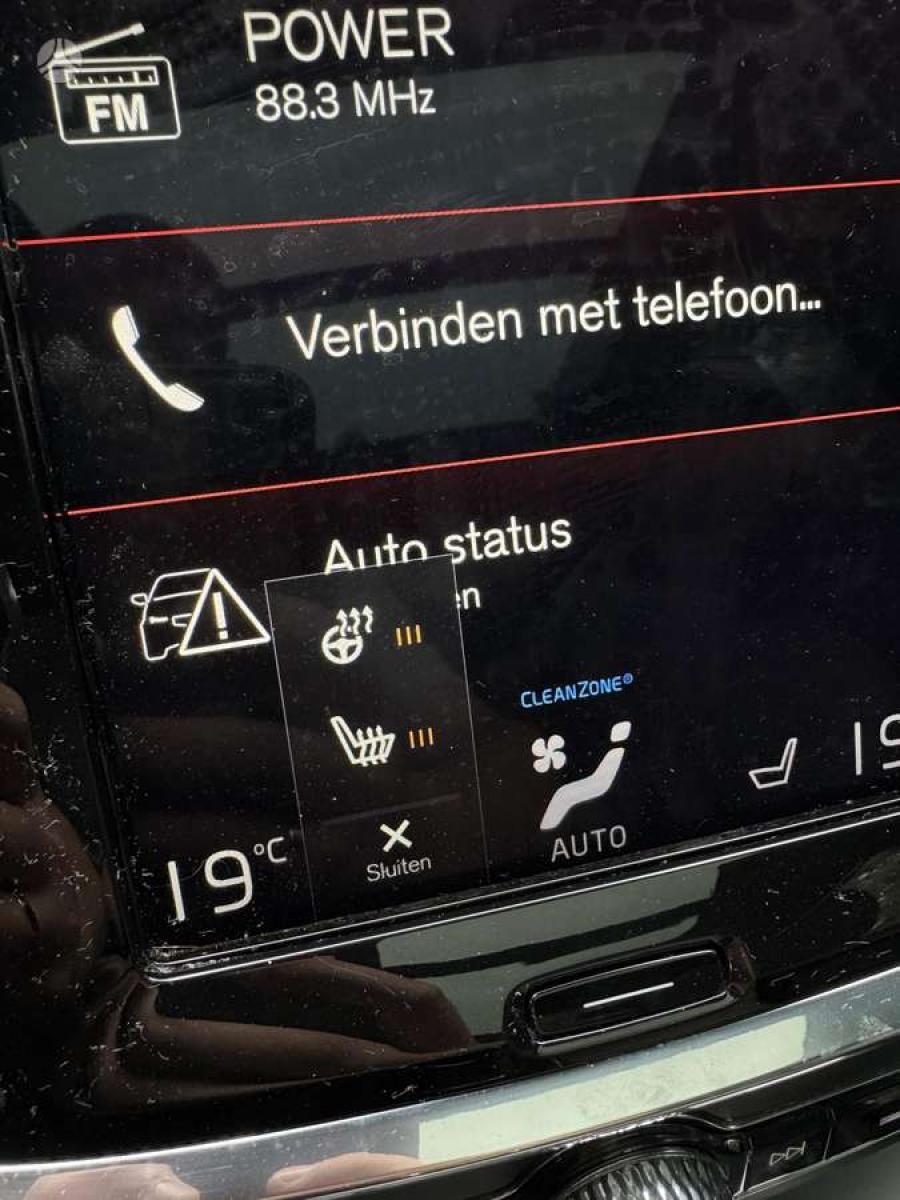 Black Volvo V60 2020 in Alytus, with an engine capacity of 2.00 L and mileage of 330 thousand km for 10750 €, photo 18 on AUTOMOTO.COM.LV