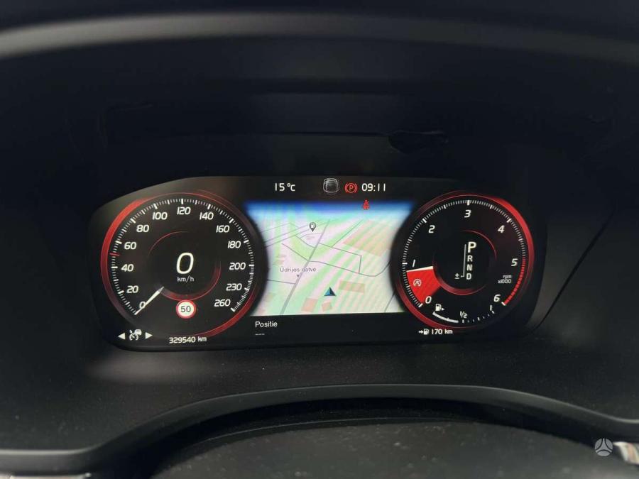Black Volvo V60 2020 in Alytus, with an engine capacity of 2.00 L and mileage of 330 thousand km for 10750 €, photo 40 on AUTOMOTO.COM.LV