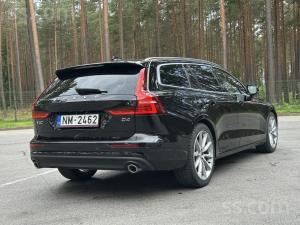 Melns Volvo V60 2020 Rīga, ar dzinēja tilpumu 2.00 L un nobraukumu 226 tūkst. km par 18900 €, foto 6 vietnē AUTOMOTO.COM.LV