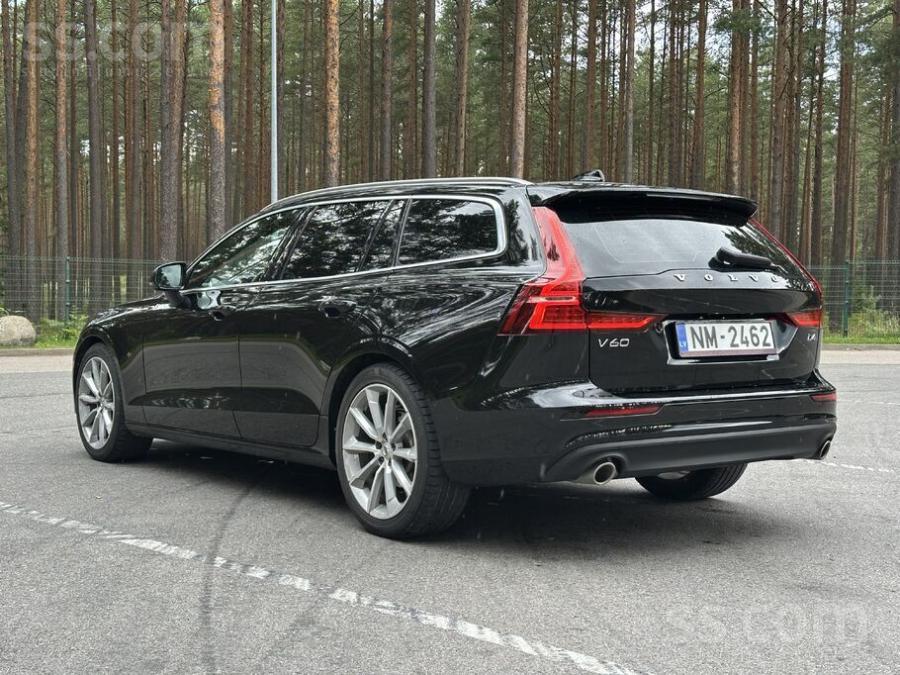 Melns Volvo V60 2020 Rīga, ar dzinēja tilpumu 2.00 L un nobraukumu 226 tūkst. km par 18900 €, foto 7 vietnē AUTOMOTO.COM.LV