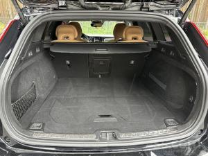 Melns Volvo V60 2020 Rīga, ar dzinēja tilpumu 2.00 L un nobraukumu 226 tūkst. km par 18900 €, foto 9 vietnē AUTOMOTO.COM.LV