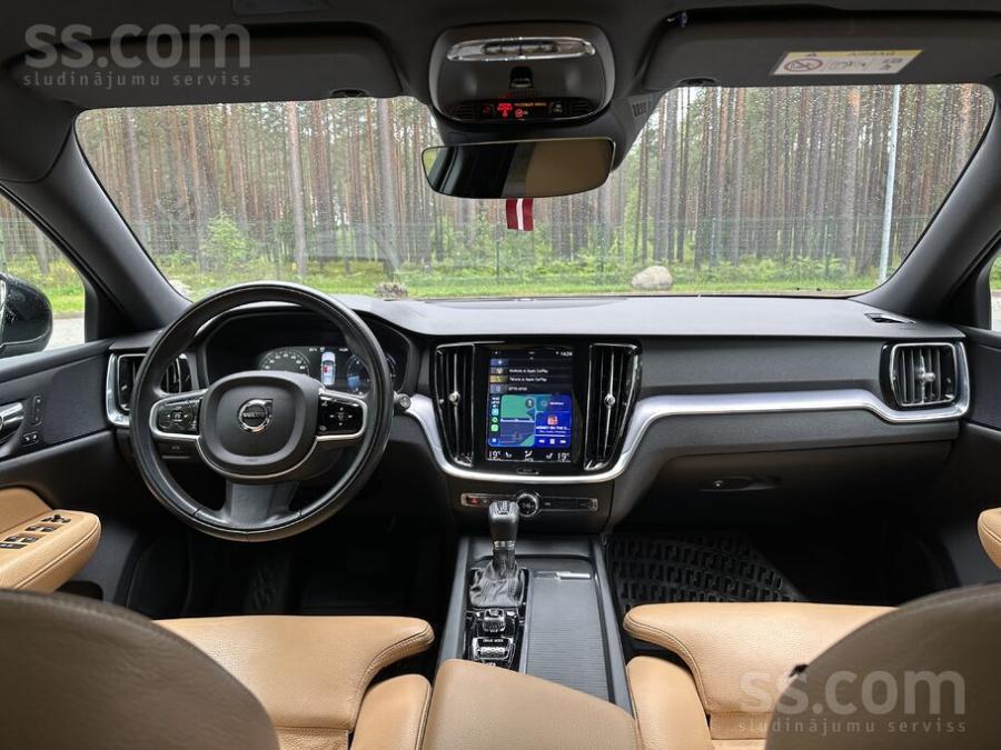 Melns Volvo V60 2020 Rīga, ar dzinēja tilpumu 2.00 L un nobraukumu 226 tūkst. km par 18900 €, foto 14 vietnē AUTOMOTO.COM.LV