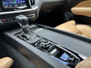 Melns Volvo V60 2020 Rīga, ar dzinēja tilpumu 2.00 L un nobraukumu 226 tūkst. km par 18900 €, foto 20 vietnē AUTOMOTO.COM.LV