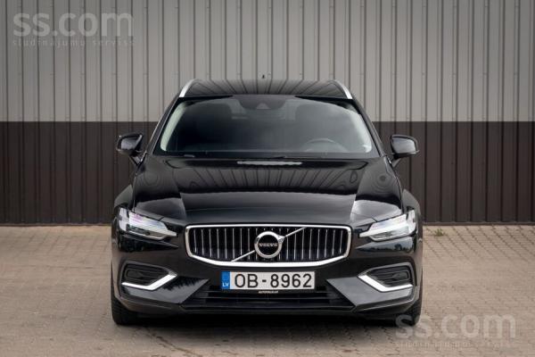 Melns Volvo V60 2020 Talsi, ar dzinēja tilpumu 2.00 L un nobraukumu 307 tūkst. km par 15490 €, foto 2 vietnē AUTOMOTO.COM.LV