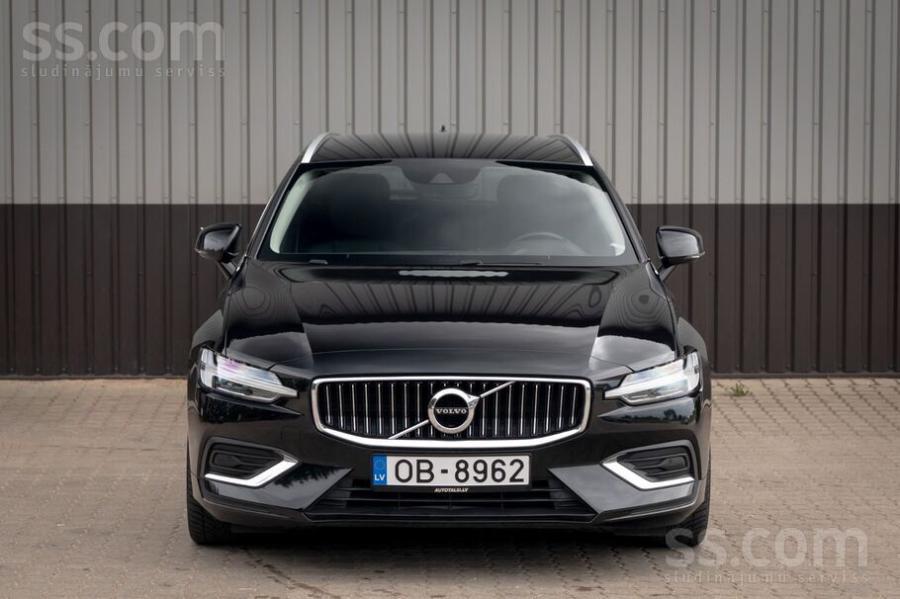 Melns Volvo V60 2020 Talsi, ar dzinēja tilpumu 2.00 L un nobraukumu 307 tūkst. km par 15490 €, foto 3 vietnē AUTOMOTO.COM.LV