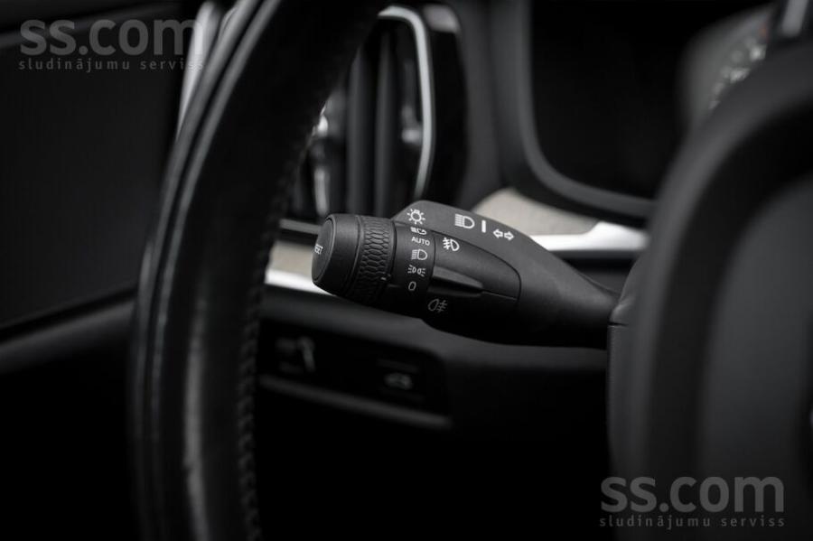 Melns Volvo V60 2020 Talsi, ar dzinēja tilpumu 2.00 L un nobraukumu 307 tūkst. km par 15490 €, foto 18 vietnē AUTOMOTO.COM.LV