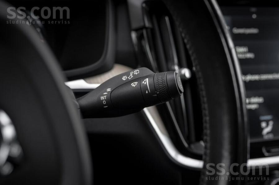 Melns Volvo V60 2020 Talsi, ar dzinēja tilpumu 2.00 L un nobraukumu 307 tūkst. km par 15490 €, foto 23 vietnē AUTOMOTO.COM.LV