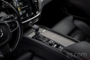 Melns Volvo V60 2020 Talsi, ar dzinēja tilpumu 2.00 L un nobraukumu 307 tūkst. km par 15490 €, foto 28 vietnē AUTOMOTO.COM.LV