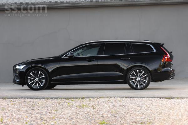 Volvo V60 2020 in Jelgava on AUTOMOTO.COM.LV Black Volvo V60 2020 in Jelgava, with an engine capacity of 2.00 L and mileage of 204 thousand km for 19000 €, photo 5 on AUTOMOTO.COM.LV