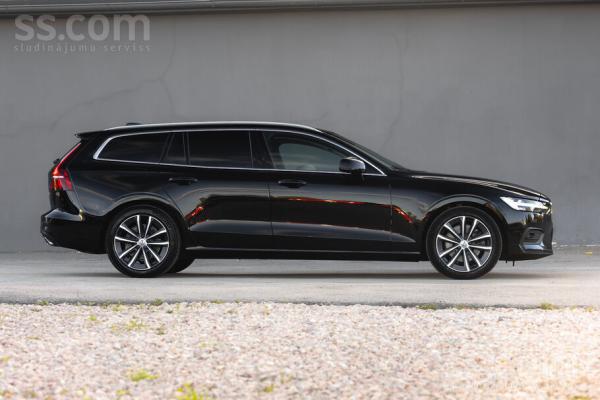 Volvo V60 2020 in Jelgava on AUTOMOTO.COM.LV Black Volvo V60 2020 in Jelgava, with an engine capacity of 2.00 L and mileage of 204 thousand km for 19000 €, photo 9 on AUTOMOTO.COM.LV