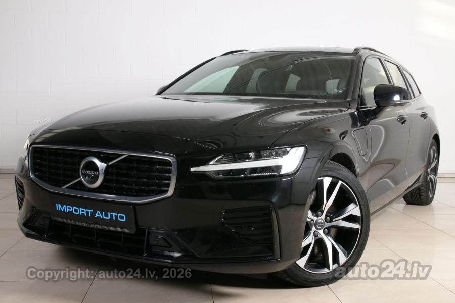 Black Volvo V60 2020 in Parnu, with an engine capacity of 2.00 L and mileage of 142 thousand km for 22990 €, photo 1 on AUTOMOTO.COM.LV