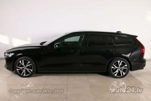 Black Volvo V60 2020 in Parnu, with an engine capacity of 2.00 L and mileage of 142 thousand km for 22990 €, photo 4 on AUTOMOTO.COM.LV