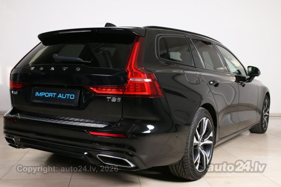 Black Volvo V60 2020 in Parnu, with an engine capacity of 2.00 L and mileage of 142 thousand km for 22990 €, photo 7 on AUTOMOTO.COM.LV
