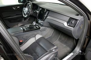 Black Volvo V60 2020 in Parnu, with an engine capacity of 2.00 L and mileage of 142 thousand km for 22990 €, photo 9 on AUTOMOTO.COM.LV