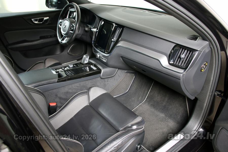 Black Volvo V60 2020 in Parnu, with an engine capacity of 2.00 L and mileage of 142 thousand km for 22990 €, photo 9 on AUTOMOTO.COM.LV