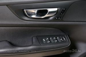 Black Volvo V60 2020 in Parnu, with an engine capacity of 2.00 L and mileage of 142 thousand km for 22990 €, photo 12 on AUTOMOTO.COM.LV