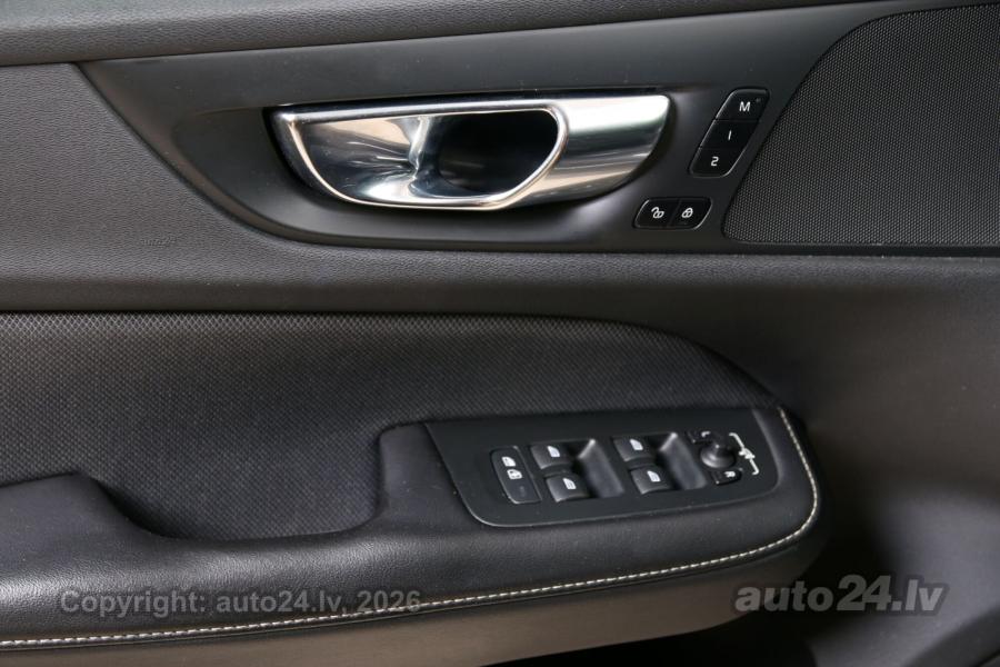 Black Volvo V60 2020 in Parnu, with an engine capacity of 2.00 L and mileage of 142 thousand km for 22990 €, photo 12 on AUTOMOTO.COM.LV