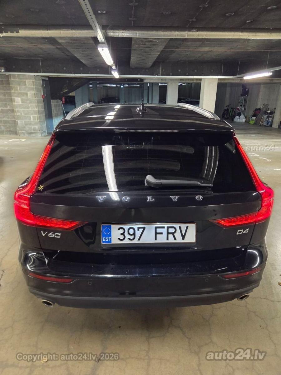 Black Volvo V60 2020 in Tallinn, with an engine capacity of 2.00 L and mileage of 142 thousand km for 24000 €, photo 3 on AUTOMOTO.COM.LV