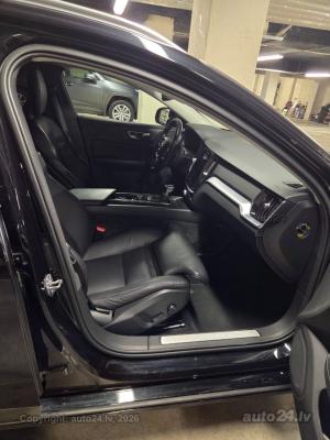 Black Volvo V60 2020 in Tallinn, with an engine capacity of 2.00 L and mileage of 142 thousand km for 24000 €, photo 5 on AUTOMOTO.COM.LV