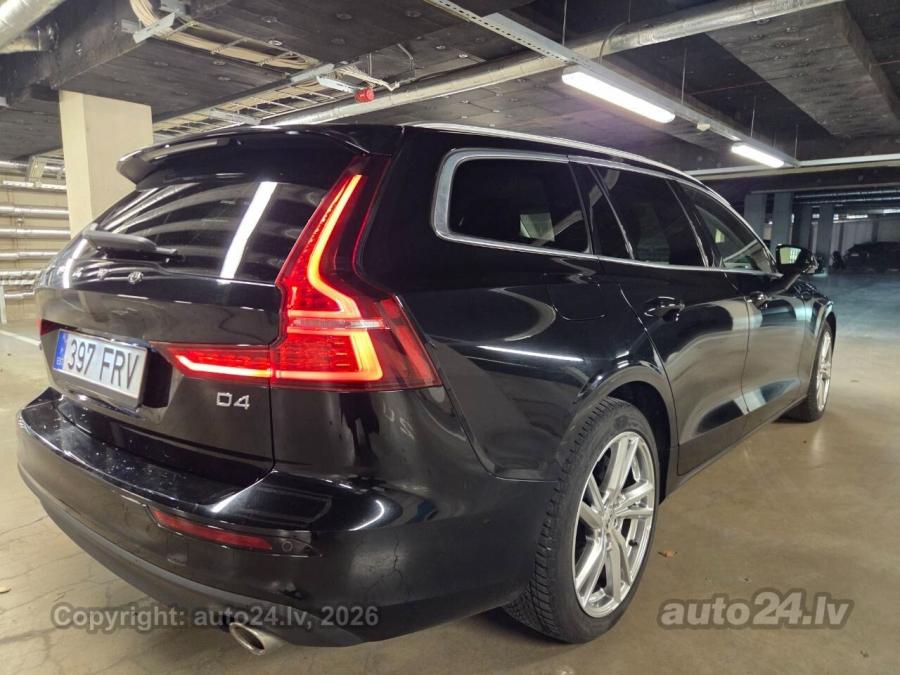 Black Volvo V60 2020 in Tallinn, with an engine capacity of 2.00 L and mileage of 142 thousand km for 24000 €, photo 8 on AUTOMOTO.COM.LV