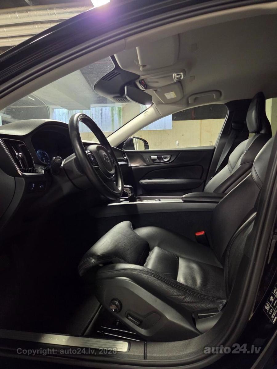 Black Volvo V60 2020 in Tallinn, with an engine capacity of 2.00 L and mileage of 142 thousand km for 24000 €, photo 13 on AUTOMOTO.COM.LV