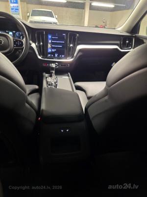 Black Volvo V60 2020 in Tallinn, with an engine capacity of 2.00 L and mileage of 142 thousand km for 24000 €, photo 14 on AUTOMOTO.COM.LV
