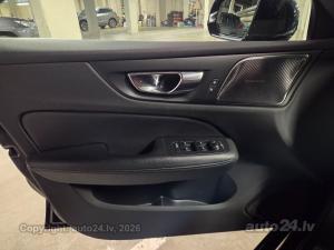 Black Volvo V60 2020 in Tallinn, with an engine capacity of 2.00 L and mileage of 142 thousand km for 24000 €, photo 16 on AUTOMOTO.COM.LV