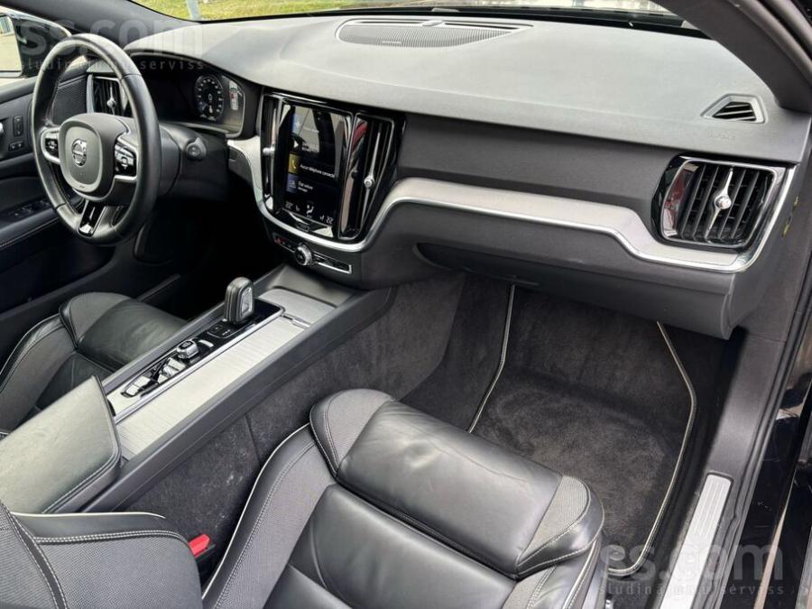 Black Volvo V60 2021 in Riga, with an engine capacity of 2.00 L and mileage of 155 thousand km for 9900 €, photo 19 on AUTOMOTO.COM.LV