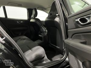 Black Volvo V60 2021 in Kaunas, with an engine capacity of 0.00 L and mileage of 83 thousand km for 31521 €, photo 9 on AUTOMOTO.COM.LV