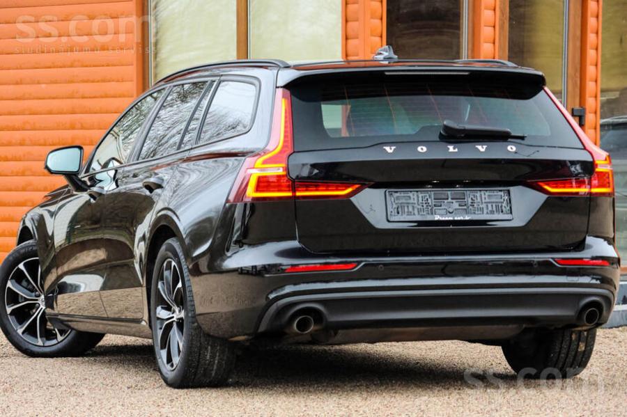 Melns Volvo V60 2021 Tukums, ar dzinēja tilpumu 2.00 L un nobraukumu 221 tūkst. km par 15590 €, foto 4 vietnē AUTOMOTO.COM.LV