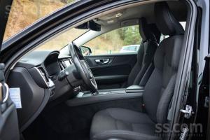 Melns Volvo V60 2021 Tukums, ar dzinēja tilpumu 2.00 L un nobraukumu 221 tūkst. km par 15590 €, foto 6 vietnē AUTOMOTO.COM.LV
