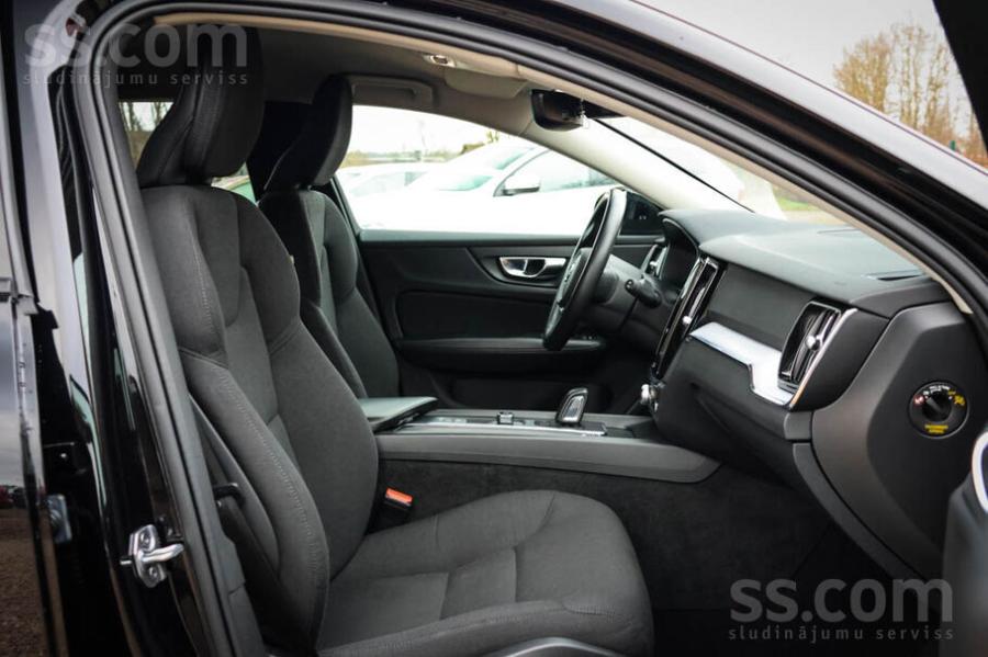 Melns Volvo V60 2021 Tukums, ar dzinēja tilpumu 2.00 L un nobraukumu 221 tūkst. km par 15590 €, foto 8 vietnē AUTOMOTO.COM.LV