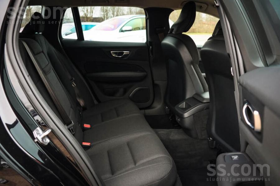 Melns Volvo V60 2021 Tukums, ar dzinēja tilpumu 2.00 L un nobraukumu 221 tūkst. km par 15590 €, foto 9 vietnē AUTOMOTO.COM.LV