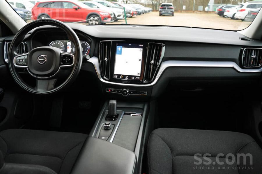 Melns Volvo V60 2021 Tukums, ar dzinēja tilpumu 2.00 L un nobraukumu 221 tūkst. km par 15590 €, foto 10 vietnē AUTOMOTO.COM.LV
