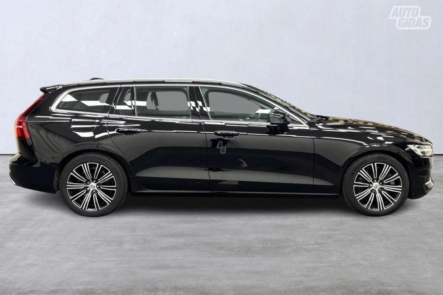 Melns Volvo V60 2021 Kauņa, ar dzinēja tilpumu 0.00 L un nobraukumu 64 tūkst. km par 36186 €, foto 3 vietnē AUTOMOTO.COM.LV