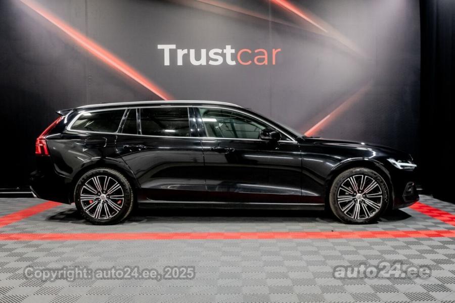 Melns Volvo V60 2021 Pērnava, ar dzinēja tilpumu 2.00 L un nobraukumu 230 tūkst. km par 19500 €, foto 9 vietnē AUTOMOTO.COM.LV