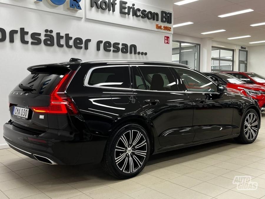 Melns Volvo V60 2021 Kauņa, ar dzinēja tilpumu 0.00 L un nobraukumu 89 tūkst. km par 32216 €, foto 3 vietnē AUTOMOTO.COM.LV