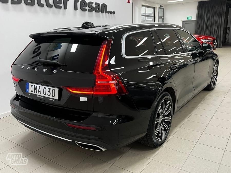 Melns Volvo V60 2021 Kauņa, ar dzinēja tilpumu 0.00 L un nobraukumu 89 tūkst. km par 32216 €, foto 4 vietnē AUTOMOTO.COM.LV