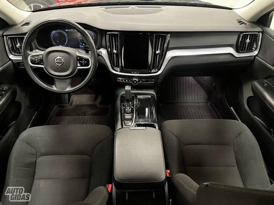 Melns Volvo V60 2021 Kauņa, ar dzinēja tilpumu 0.00 L un nobraukumu 89 tūkst. km par 32216 €, foto 10 vietnē AUTOMOTO.COM.LV