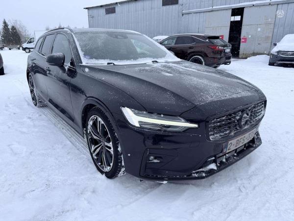 Melns Volvo V60 2021 Šauļi, ar dzinēja tilpumu 1.97 L un nobraukumu 220 tūkst. km par 16150 €, foto 1 vietnē AUTOMOTO.COM.LV
