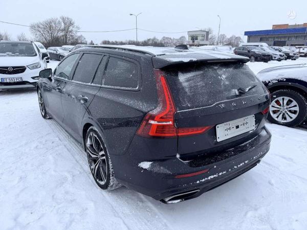 Melns Volvo V60 2021 Šauļi, ar dzinēja tilpumu 1.97 L un nobraukumu 220 tūkst. km par 16150 €, foto 7 vietnē AUTOMOTO.COM.LV