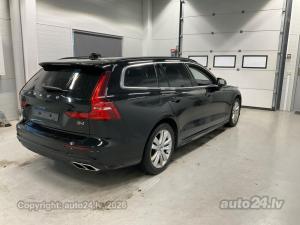 Black Volvo V60 2021 in Tartu, with an engine capacity of 2.00 L and mileage of 233 thousand km for 18900 €, photo 4 on AUTOMOTO.COM.LV