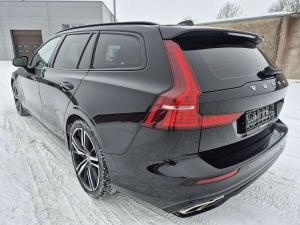 Black Volvo V60 2021 in Mazeikiai, with an engine capacity of 2.00 L and mileage of 117 thousand km for 13900 €, photo 4 on AUTOMOTO.COM.LV