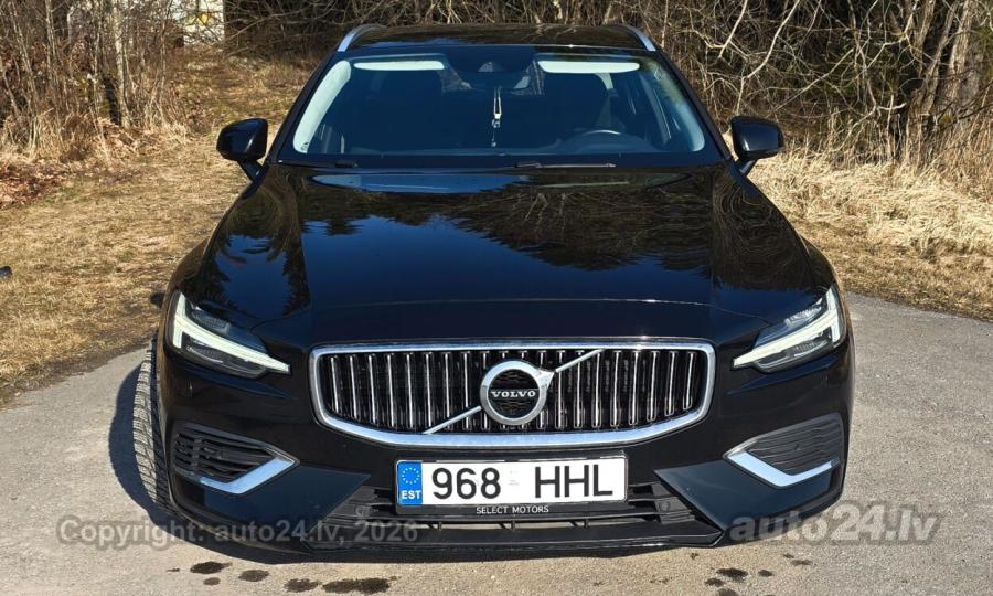 Black Volvo V60 2021 in Tallinn, with an engine capacity of 2.00 L and mileage of 120 thousand km for 23650 €, photo 2 on AUTOMOTO.COM.LV