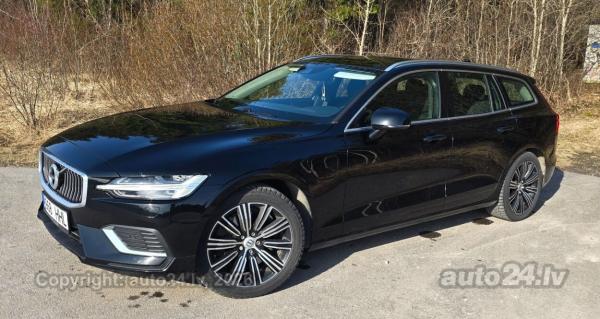 Melns Volvo V60 2021 Tallina, ar dzinēja tilpumu 2.00 L un nobraukumu 120 tūkst. km par 23650 €, foto 3 vietnē AUTOMOTO.COM.LV