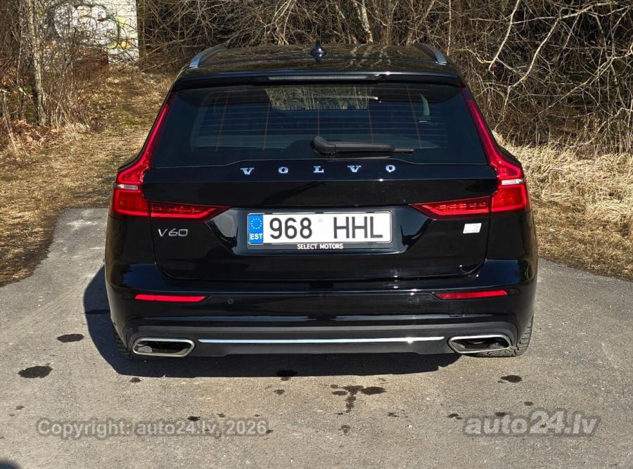 Black Volvo V60 2021 in Tallinn, with an engine capacity of 2.00 L and mileage of 120 thousand km for 23650 €, photo 8 on AUTOMOTO.COM.LV